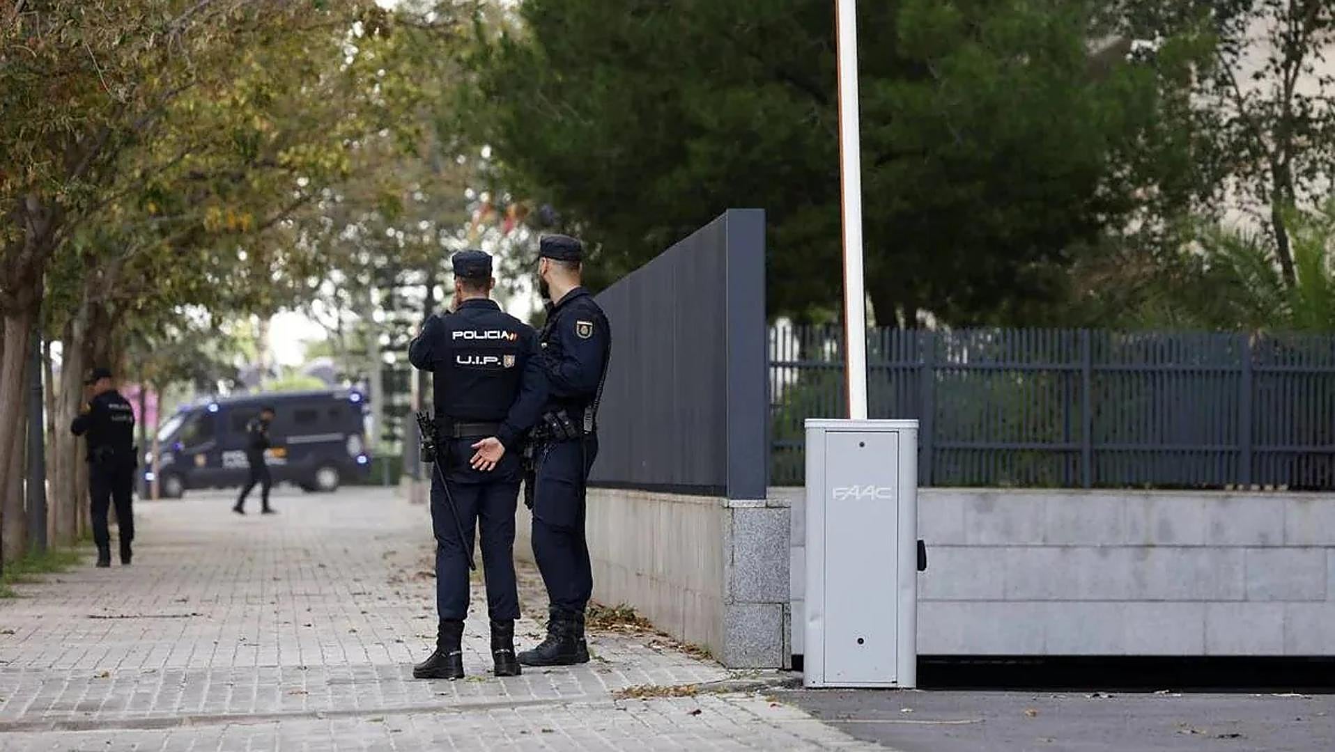 Fake addiction therapist had sex with patient by tricking her into ...