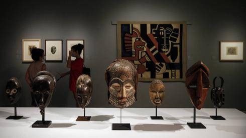 The art of masking identity | Sur in English