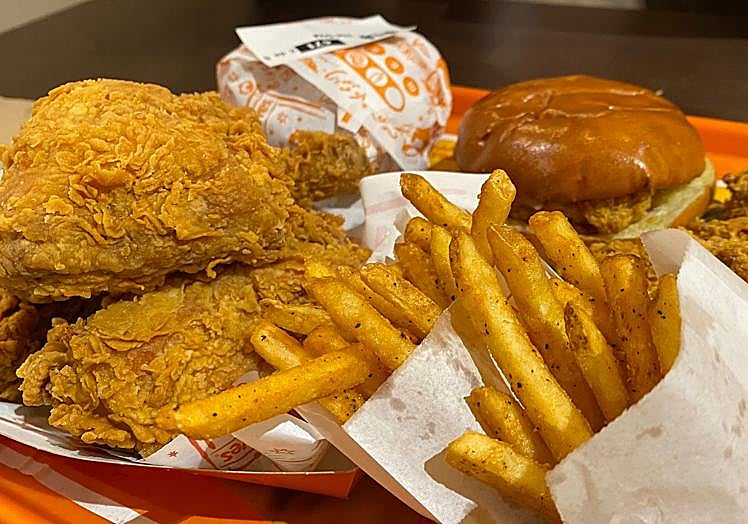 Popeyes, los líderes del pollo dorado aterrizan en Alicante | TodoAlicante