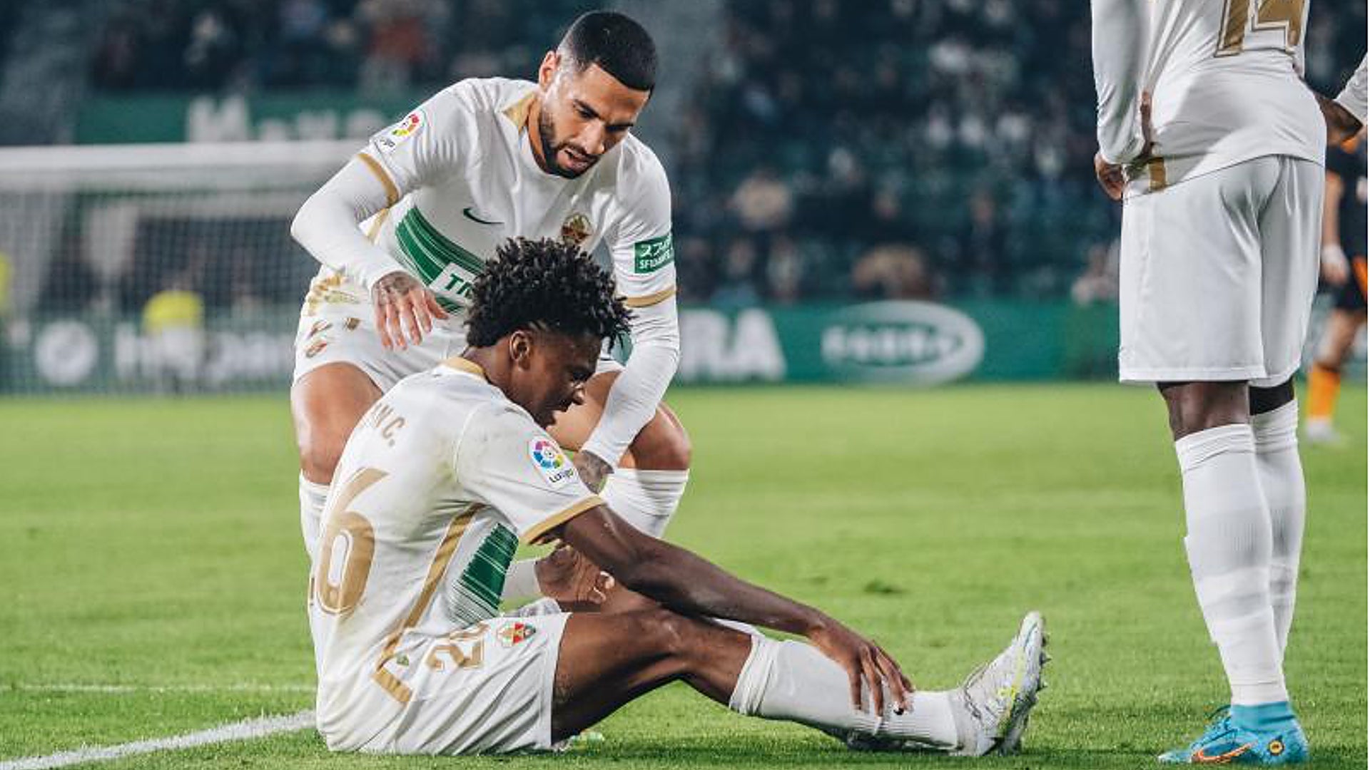 ¿Cuántos jugadores del Elche tienen contrato tras el descenso? | TodoAlicante