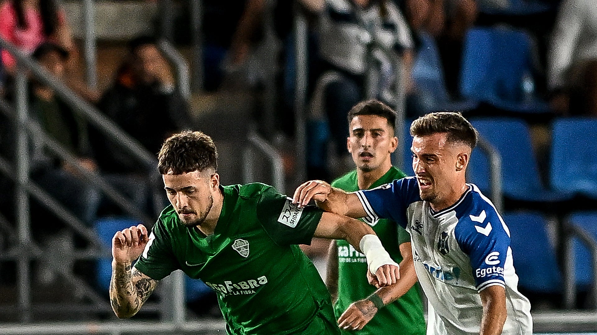 El Elche apela a la seriedad y a un gol inicial de Rodrigo Mendoza para ganar en Tenerife (0-1 ...