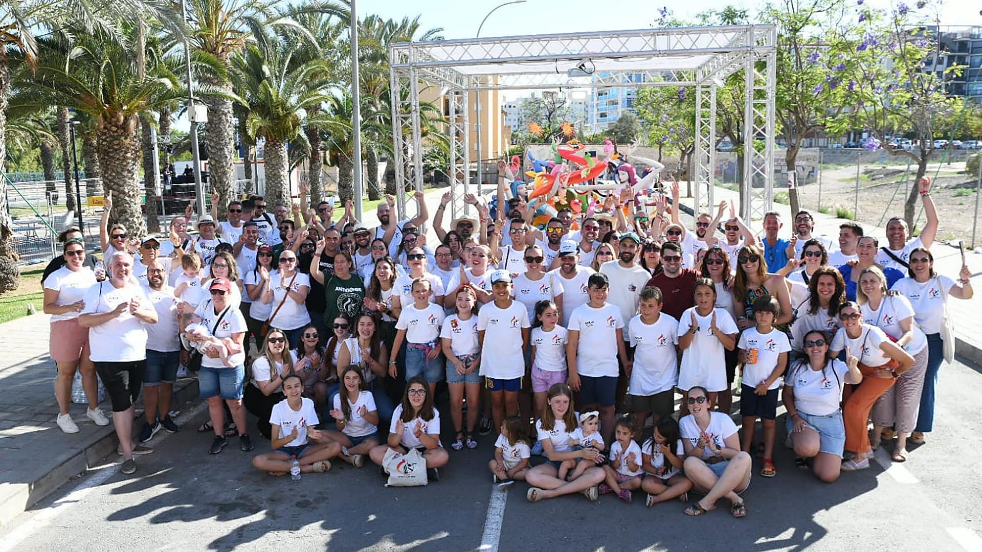 HOGUERAS ALICANTE GANADORAS | Baver-Els Antigons, primer premio ...