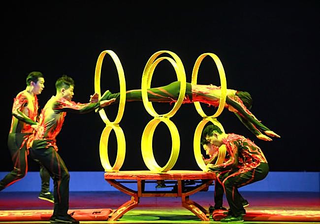 The World's Most Spectacular Chinese Acrobatic Circus Arrives in This ...