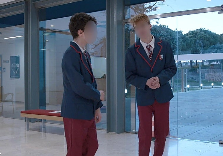 La productora de la serie porno grabada en la tumba de Camilo Sesto también rodó en Ciudad de la ...