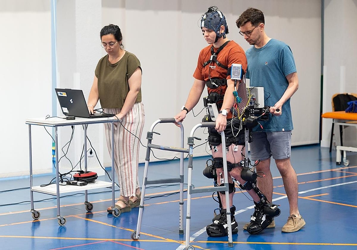 A Brain-Connected Exoskeleton: UMH's Milestone for Walking Again After ...